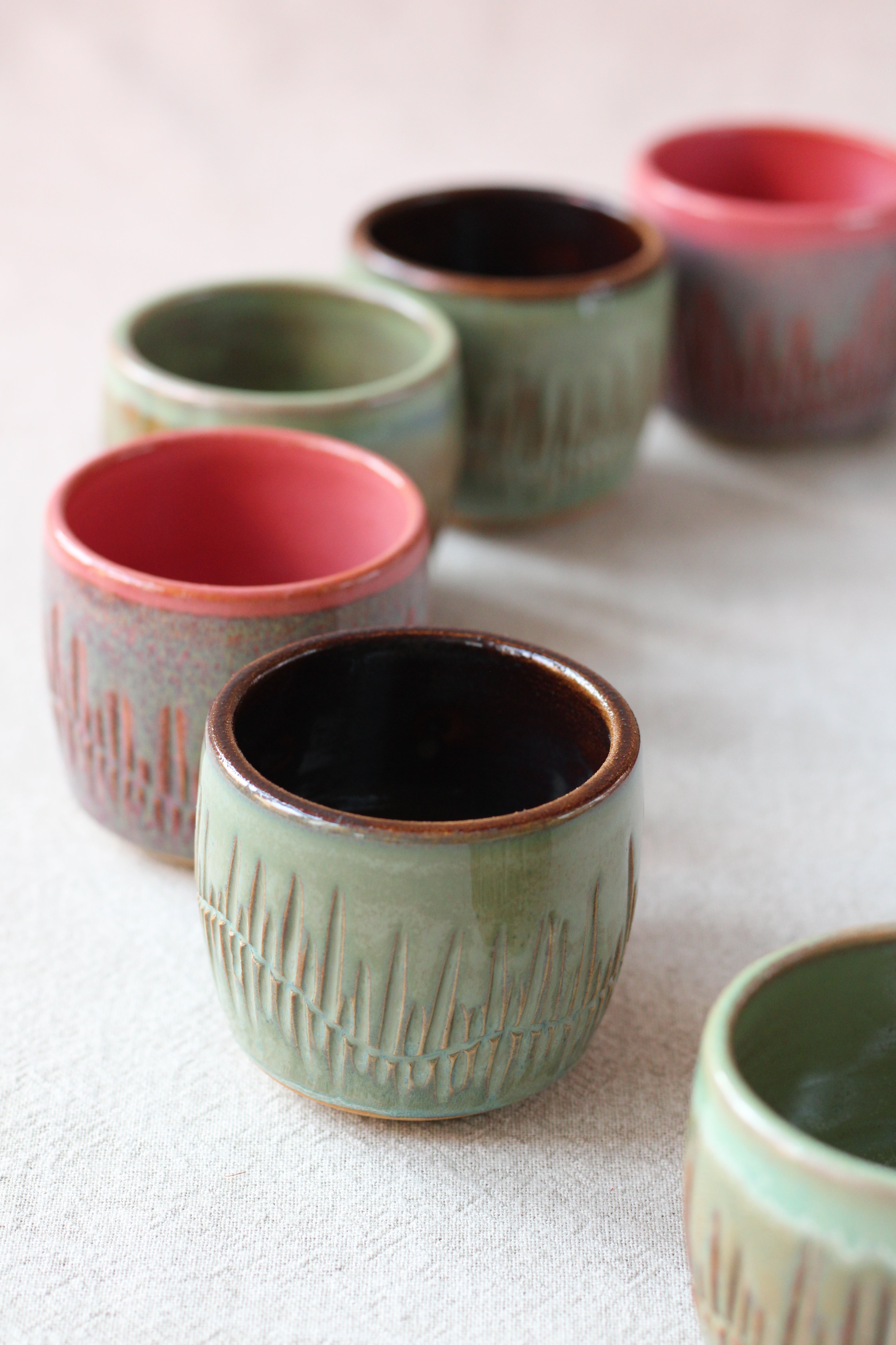 Mugs and cups – Esther van Ravens